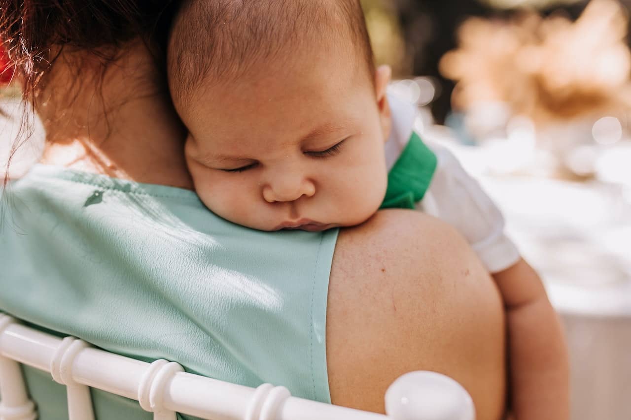 Red Blotches on Baby's Face When Breastfeeding: Causes and Solutions